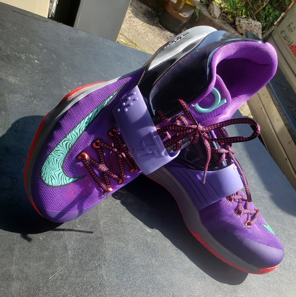 Nike | Shoes | Nike Kd 7 Lightning Sneakerssize 5 | Poshmark